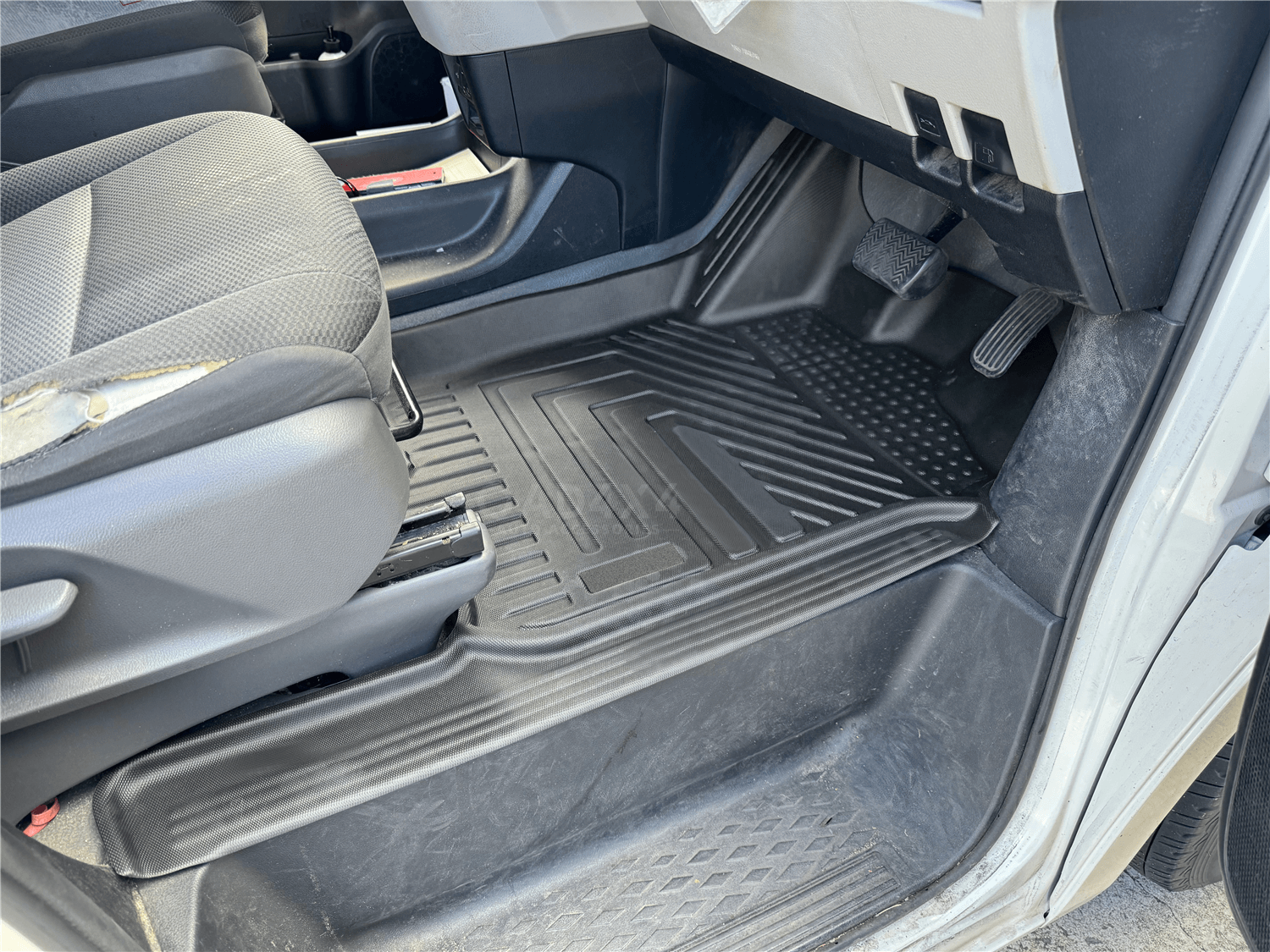 5D TPE Car Floor Mats for Toyota Hiace 2019-Onwards – OAD4X4 Accessories
